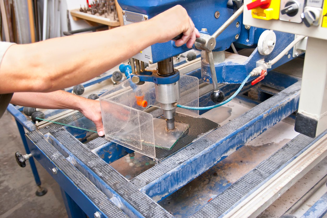 Commercial Glass Company: The 9 Project Details to Know To Share