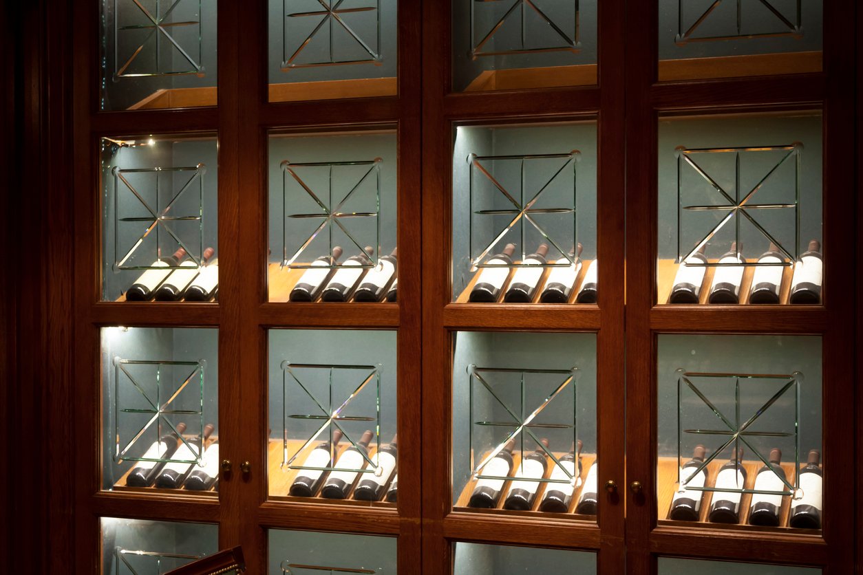 V-Groove Glass Design: Enhancing Visual Appeal